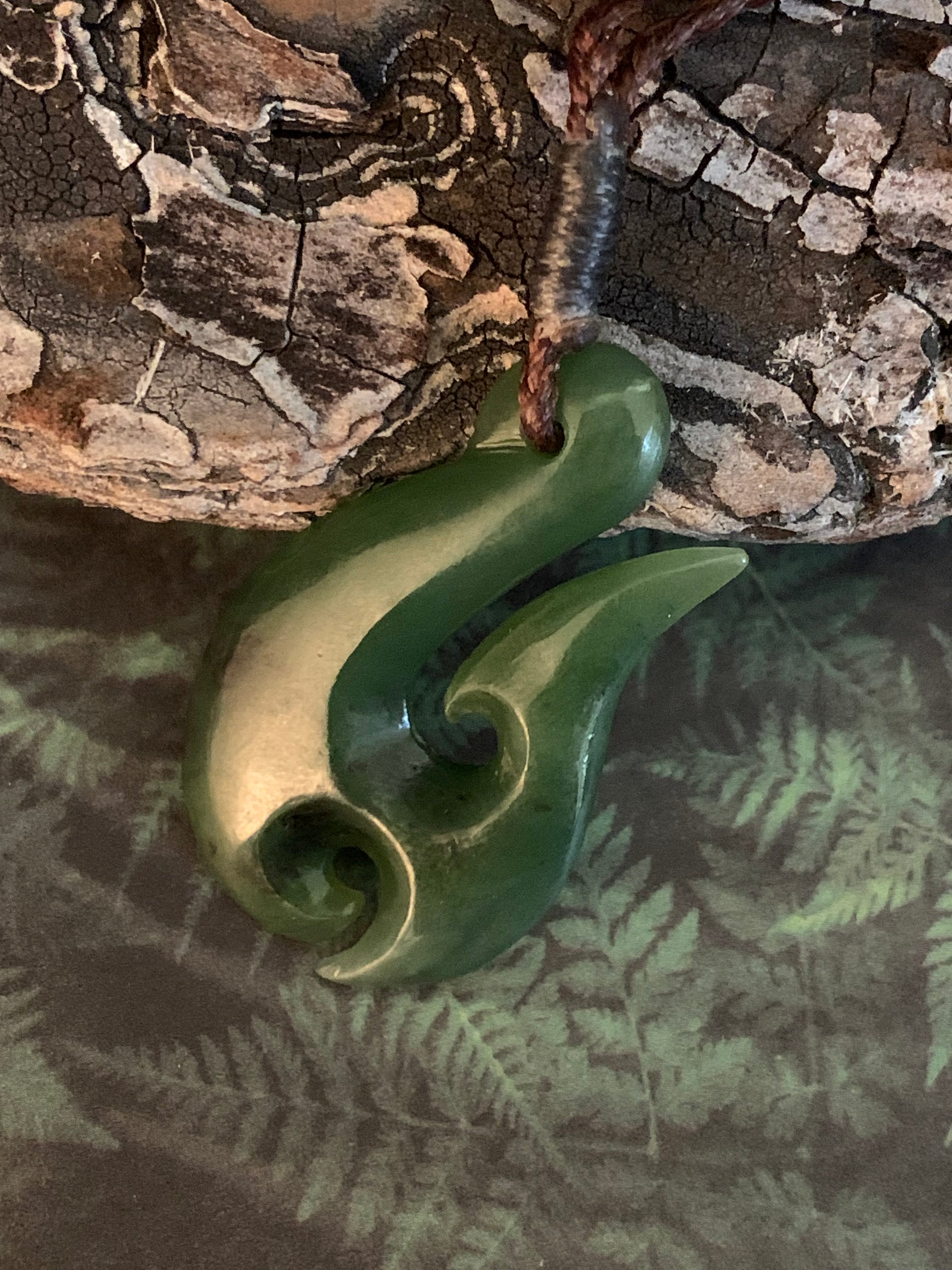 NZ Greenstone Jade Pounamu Hei Matau Fish Hook 40mm – silverferngallery
