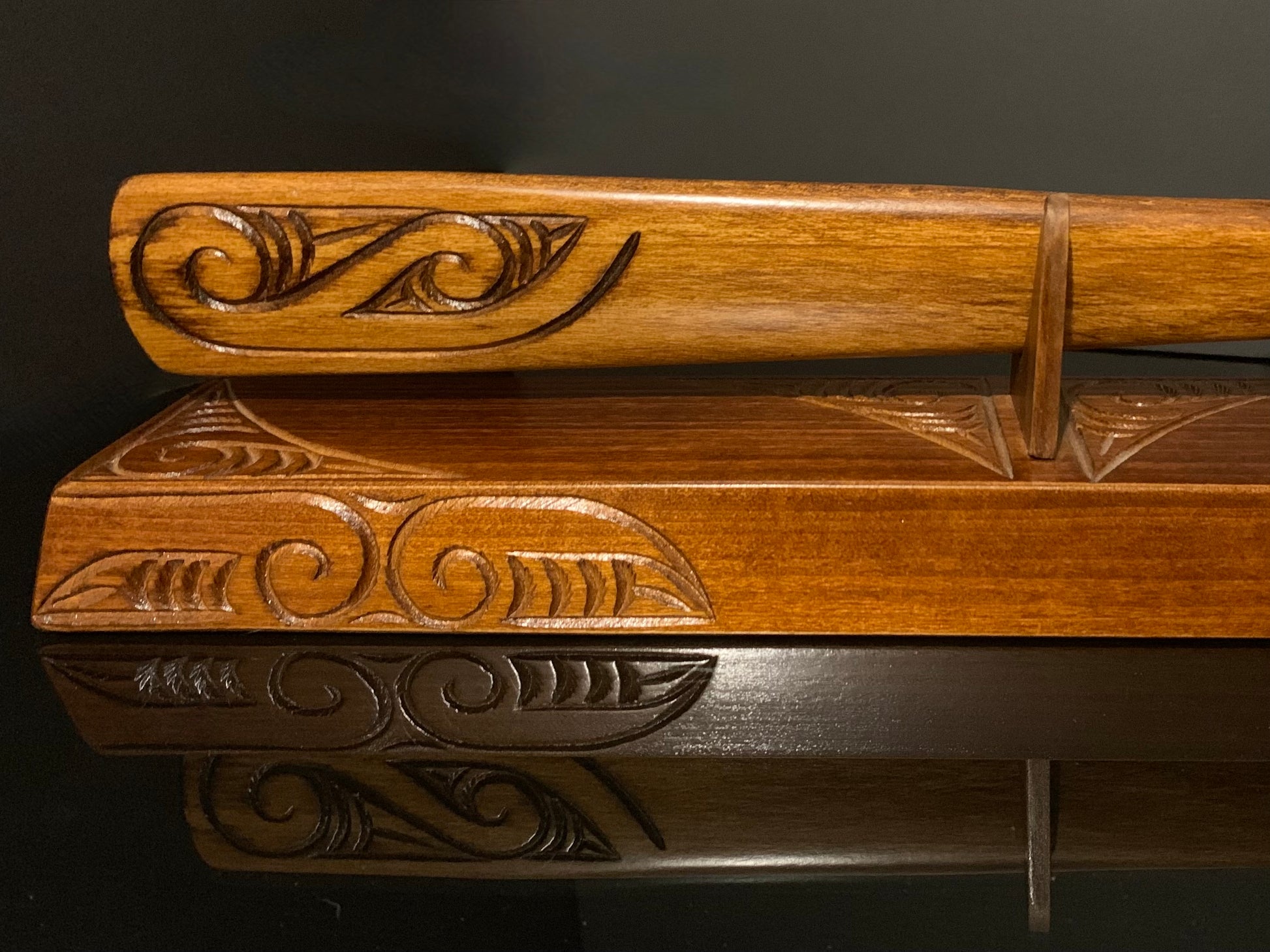 Carved Maori Taiaha on stand – silverferngallery