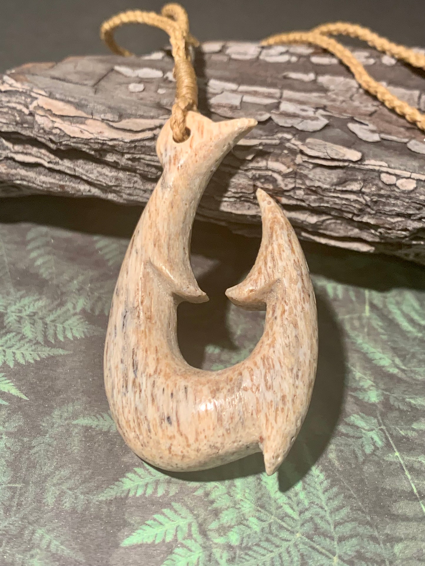 Maori Design Whale Bone Fish Hook by Alex Sands – silverferngallery
