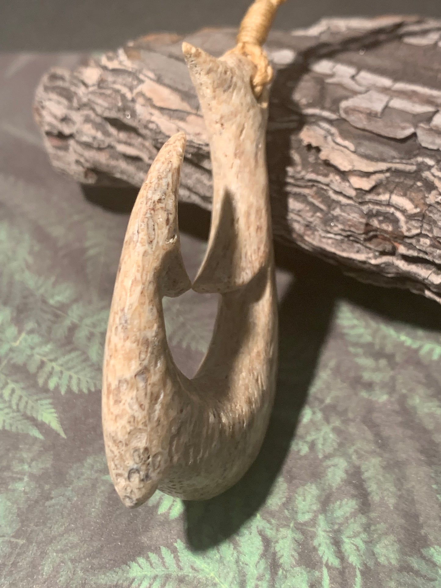 Maori Design Whale Bone Fish Hook by Alex Sands – silverferngallery