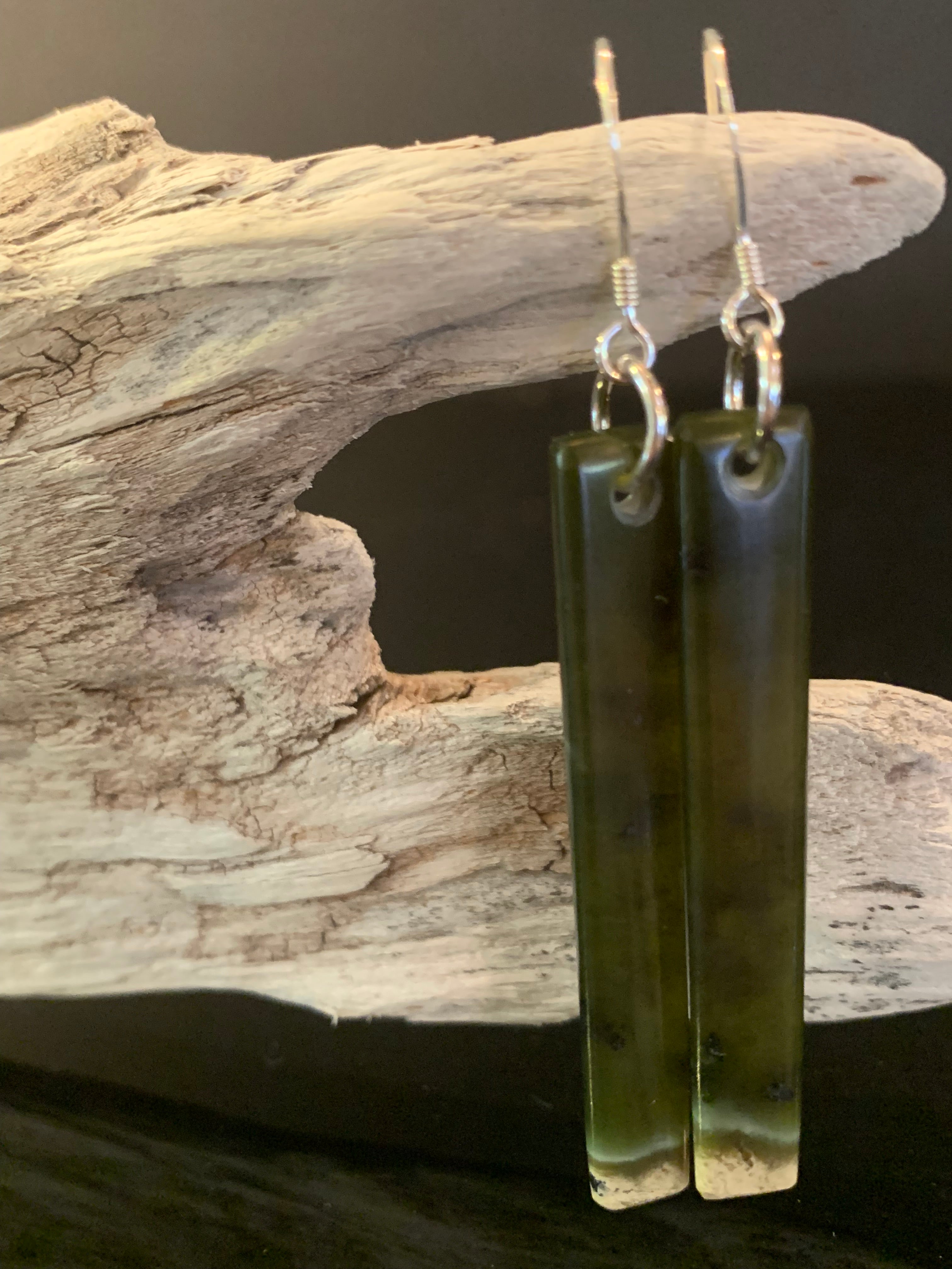 NZ Greenstone Jade Pounamu Drop Mau Taringa (Earrings) – silverferngallery